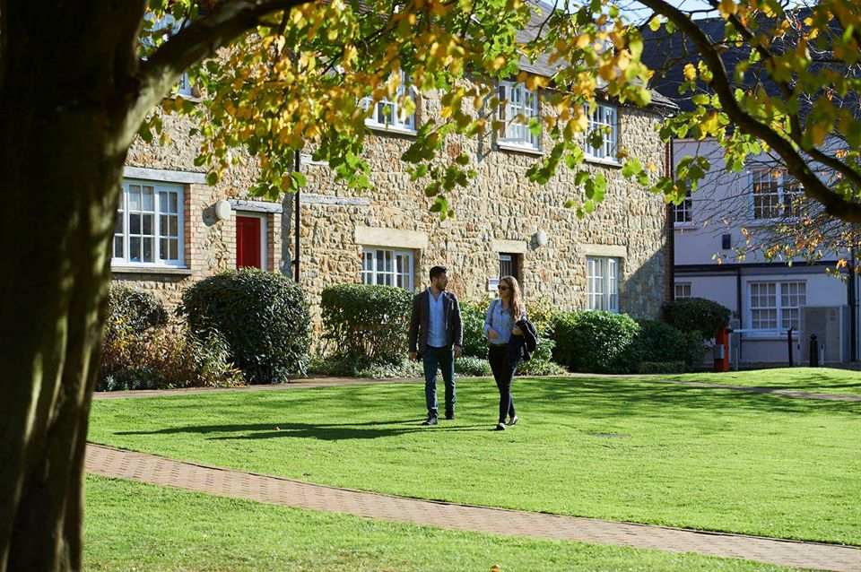 University of Buckingham - Bachelor's Degree - APPLYWAVE
